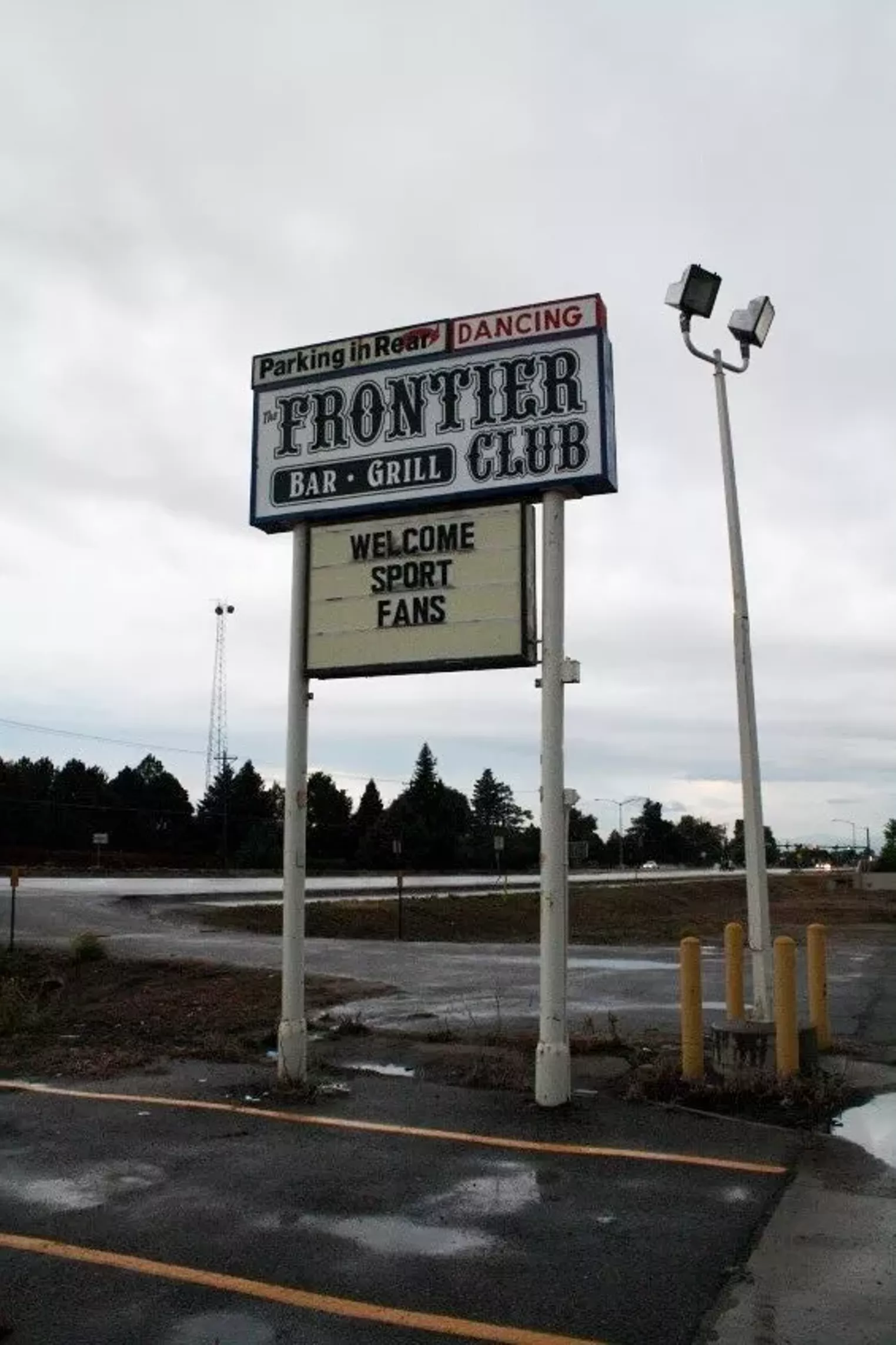 The Frontier Club | Aurora | Bars and Clubs | Music