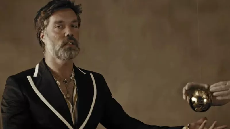 Rufus Wainwright Interview: Poses Tour, Opera and the Sword Over Donald ...