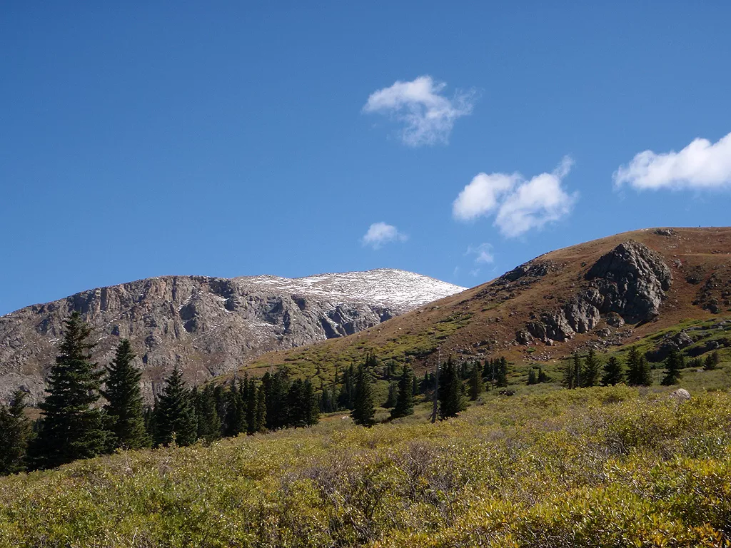 Mount Bierstadt Trailhead on Guanella Pass | Mountains | Sports and ...