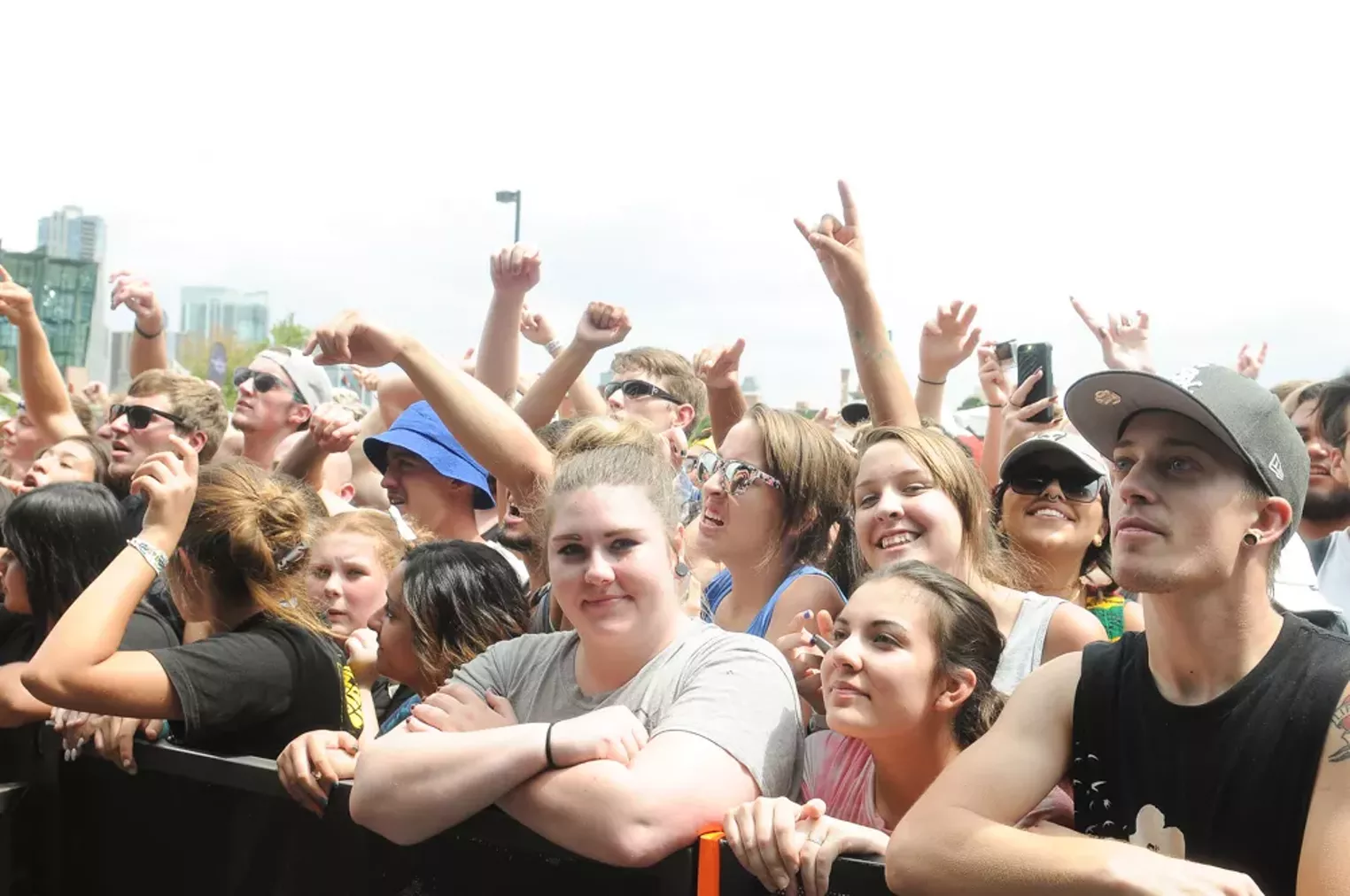 Mosh Pits and Middle Fingers: The Crowd at Warped Tour 2016 | Denver ...